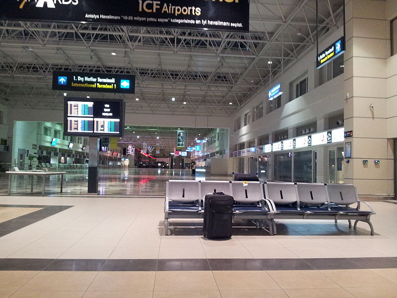 Der Flughafen Antalya (AYT)