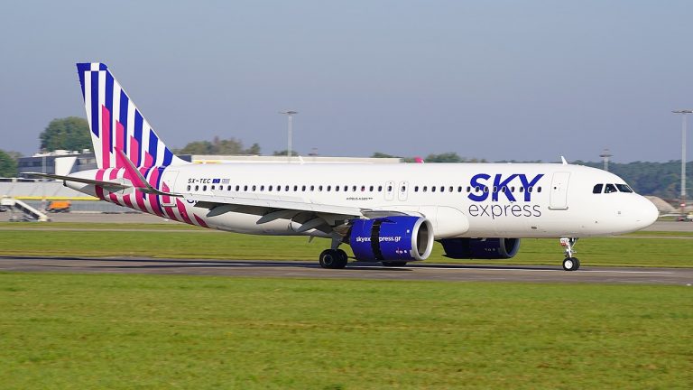 Sky Express am Flughafen München - Terminal 1, Modul D